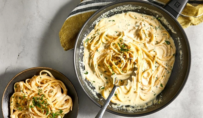 Alfredo Sauce Recipe With Heavy Cream: A Rich And Creamy Modern Version